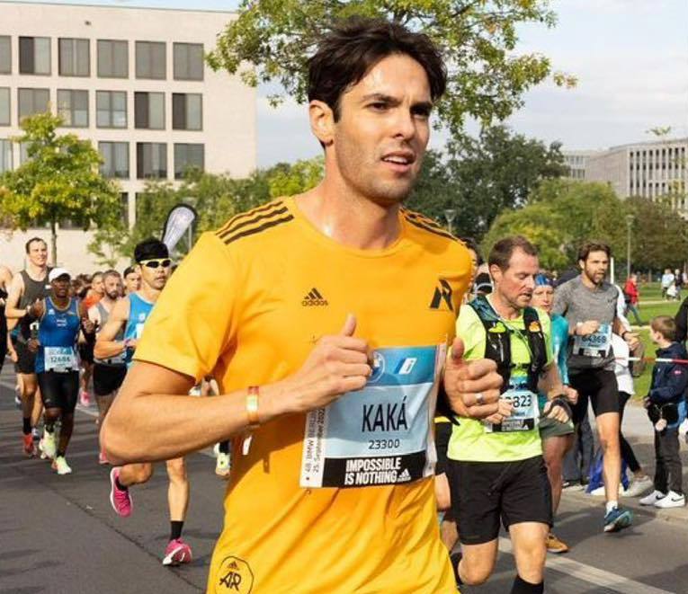 Στο Βερολίνο έτρεξε Μαραθώνιο ο Βραζιλιάνος ποδοσφαιριστής Kaka ...